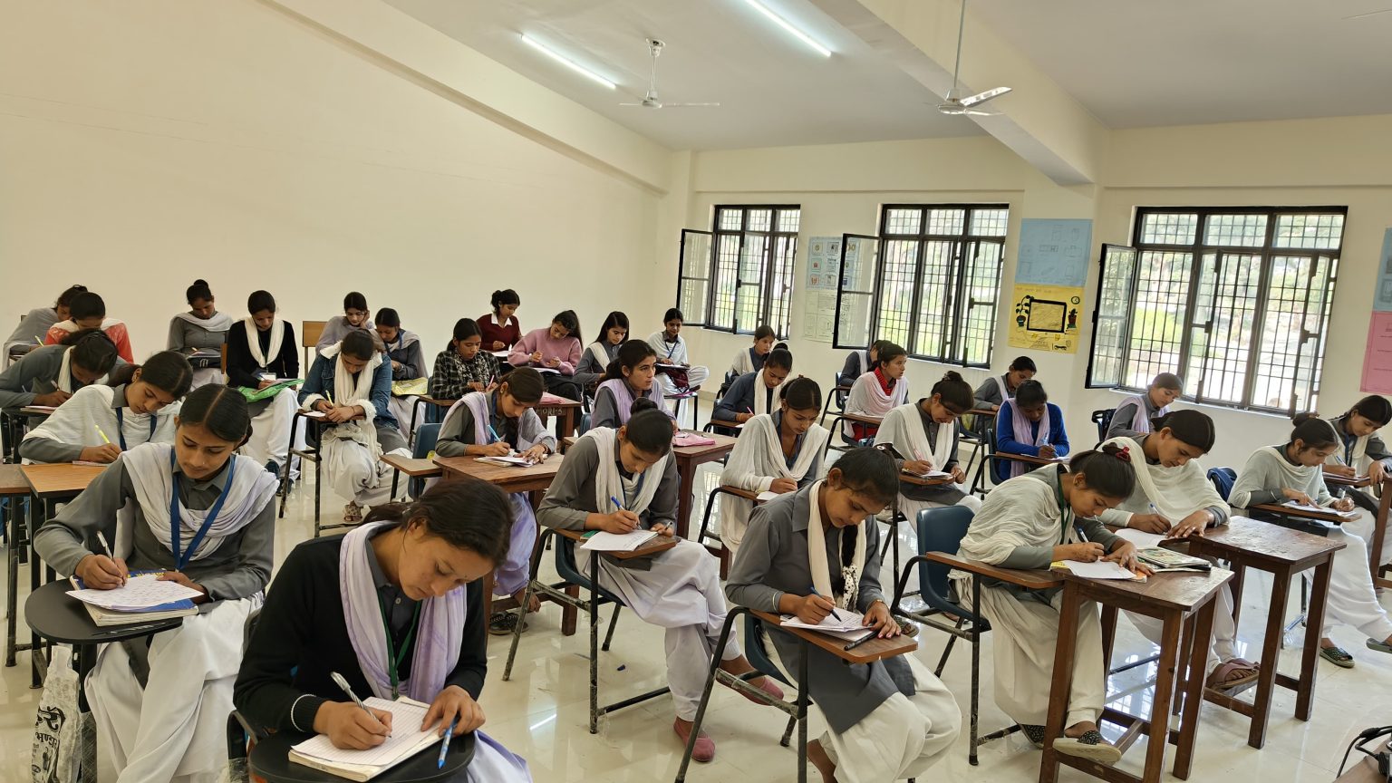 Dress Code – College Amori